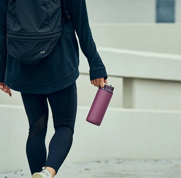 Kinto - Active Tumbler Ash Pink - butelka termiczna 600ml – kawa.pl